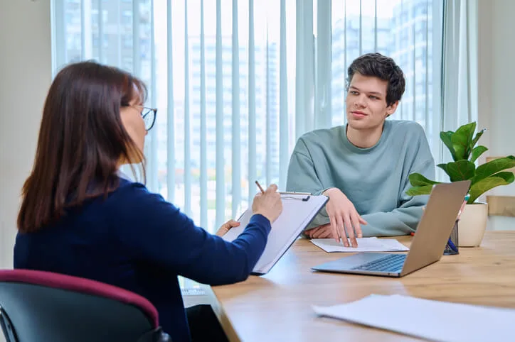 Community Support Worker vs. Social Worker